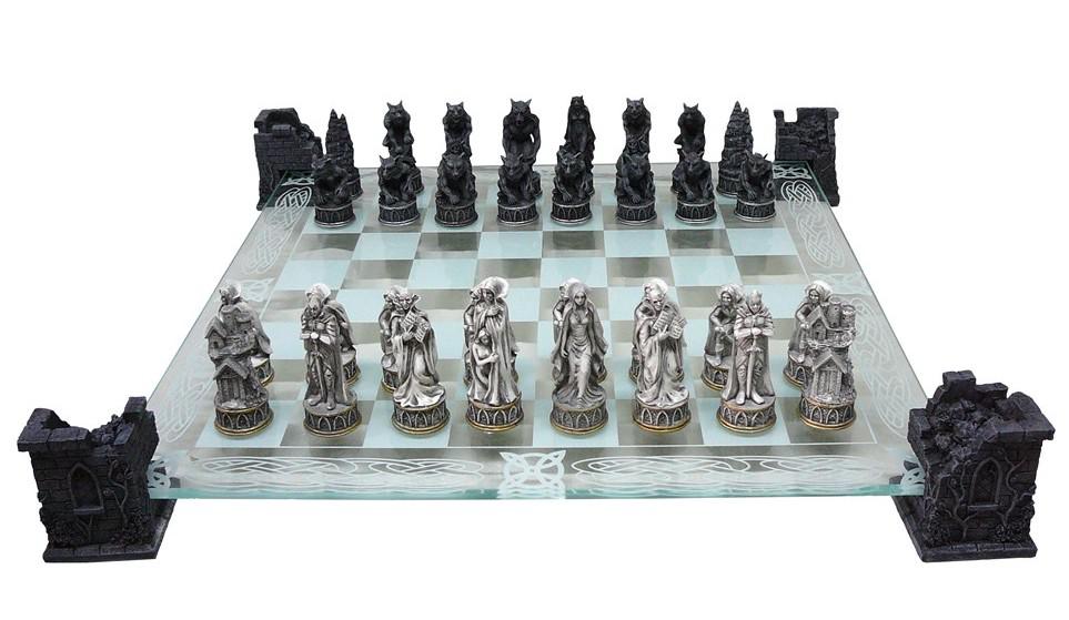 Vampire and Werewolf Chess Set | Gothic Gifts