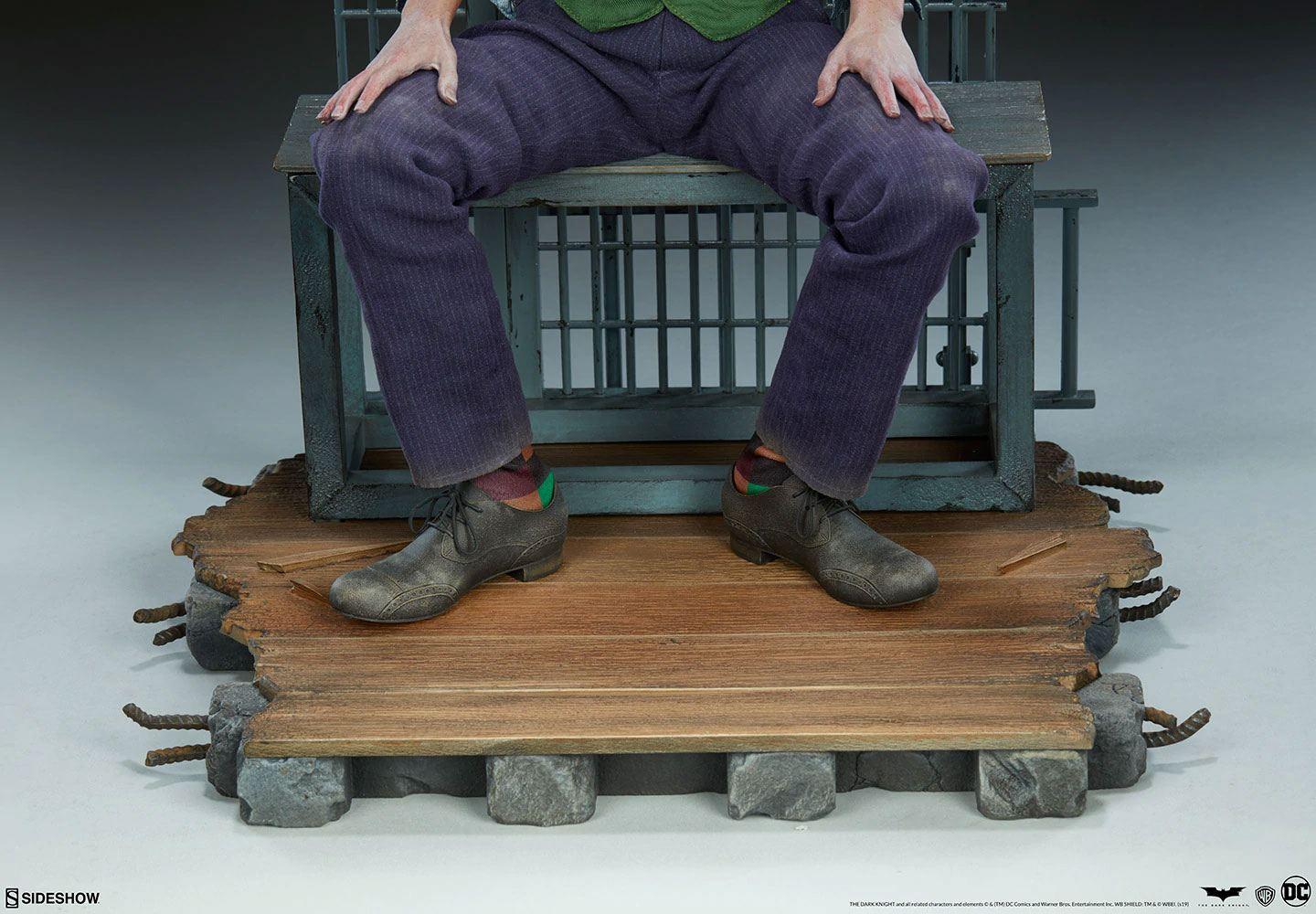 The Joker in Jail Premium Format Statue Sideshow the Dark Knight ...